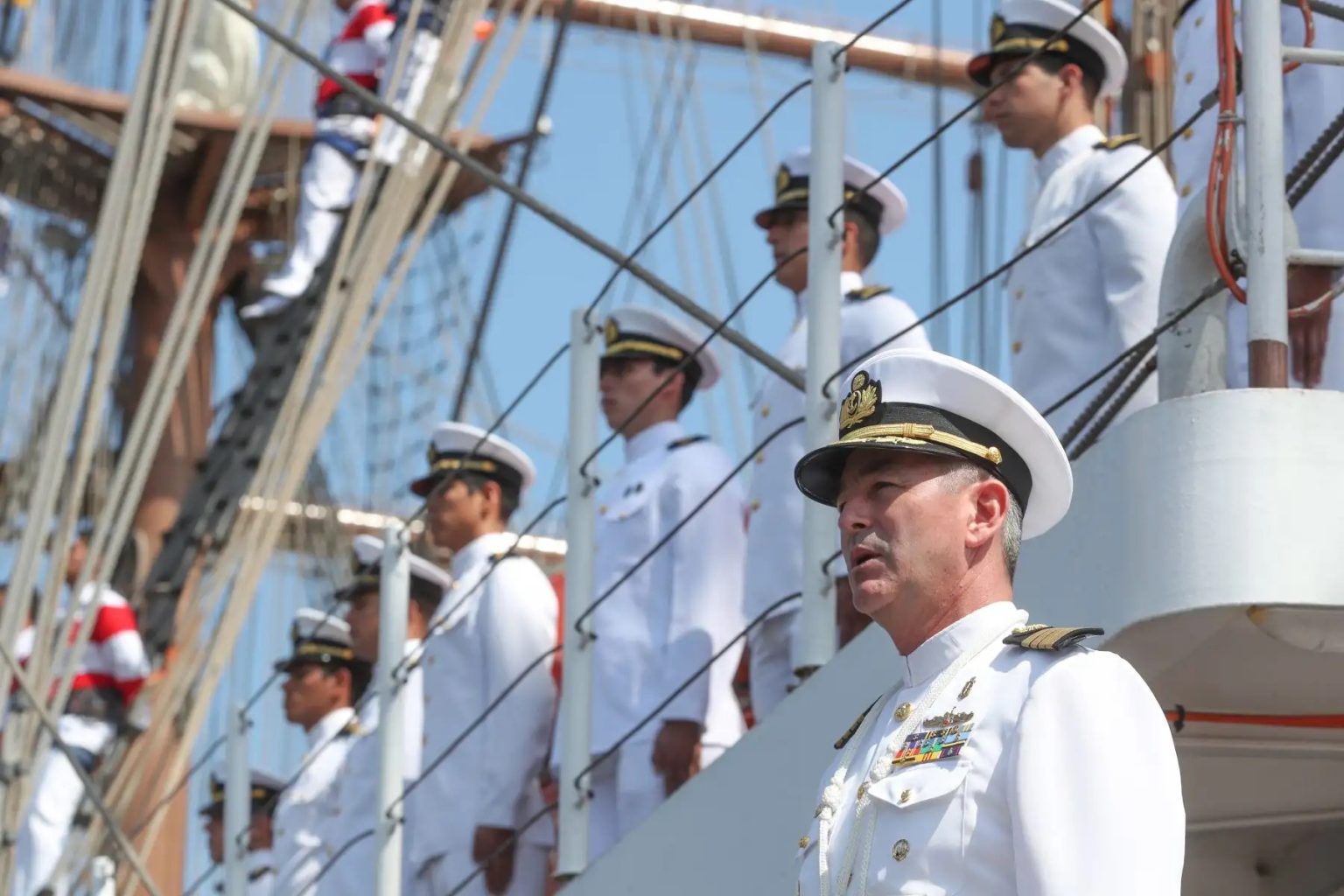 ¿Eres un profesional? Mira aquí como asimilarte a la Marina de Guerra ...
